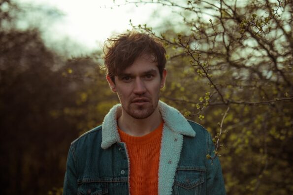 TOMMY ASHBY Releases New Single ‘Blood Wolf Moon’ – GIG GOER